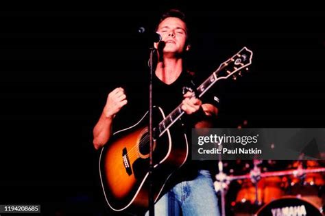 Paul Bryan Musician Photos And Premium High Res Pictures Getty Images