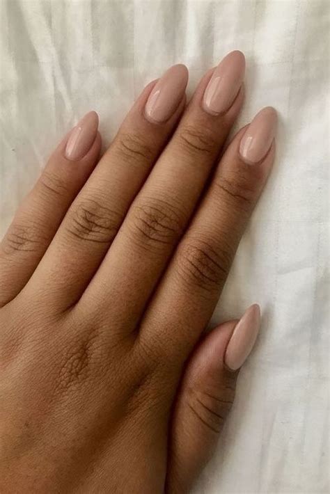 Classy Clean Nails To Recreate The Gray Details