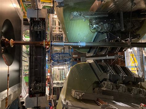 upstream tracker closing completes installation of the lhcb upgrade