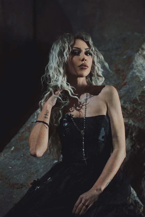 Novosti Sanella Donosi Moćnu I Intimnu Pjesmu Rijeke