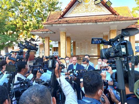 ឯកឧត្តម ហង់ ជួនណារ៉ុន៖វិញ្ញាសាប្រឡងបាក់ឌុបឆ្នាំនេះរក្សាស្ដង់ដាដូចបណ្ដាលឆ្នាំមុនៗ