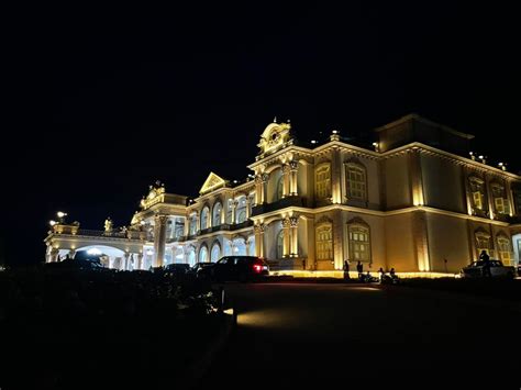 អ្នកឧកញ៉ា សុខ គង់ និងលោកជំទាវ គឹម ឡេង រៀបចំពិធីឡើងភូមិគ្រឹះលម្ហែដ៏ស្កឹមស្កៃលើកំពូលភ្នំបូកគោ