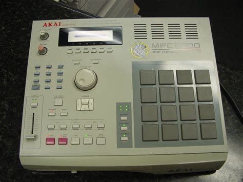 Akai Mpc 2000 Sampling Workstation Mint Like Condition