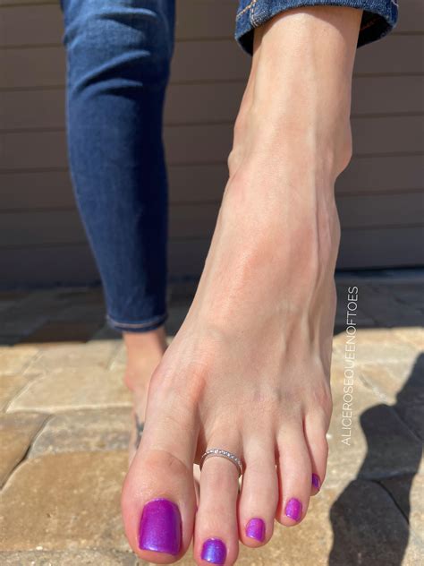 Start At My Toes And Work Your Way To Between My Legs R Feetinyourface