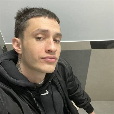 Tomasgreu主播：免费直播性爱表演和聊天 Stripchat