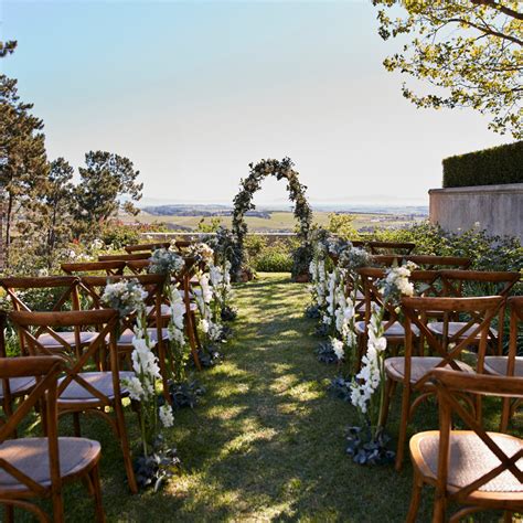 Whats It Like To Be In A Throuple A Real Life Triad Shares Their