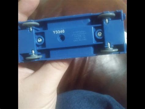 Thomas And Friends Trackmaster Blue Flatbed With Gold Horse Statue Load