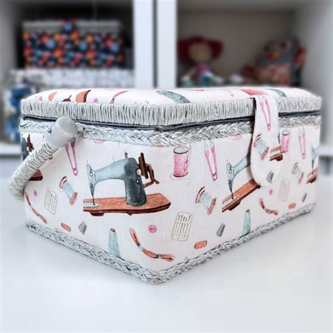 Шкатулка для рукоделия и шитья "Рукодельница" (розовая) с органайзером ...