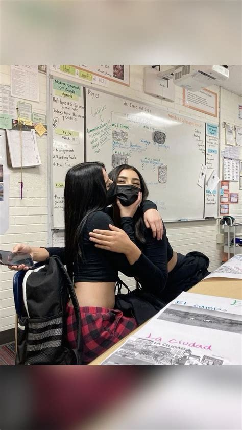 Matching Pfps Cute Friend Photos Friend Photoshoot Friend Poses