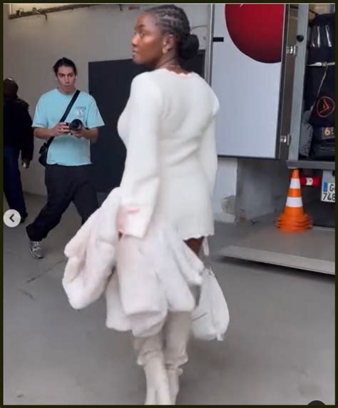 Stella Dimoko Korkus Com Singer Simi Rocks Mini Dress In Paris