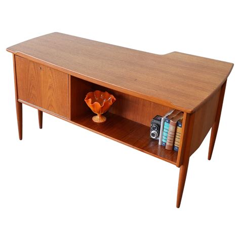 Boomerang Desk Model A10 By Göran Strand For Lelangs Möbelfabrik 1960s For Sale At 1stdibs