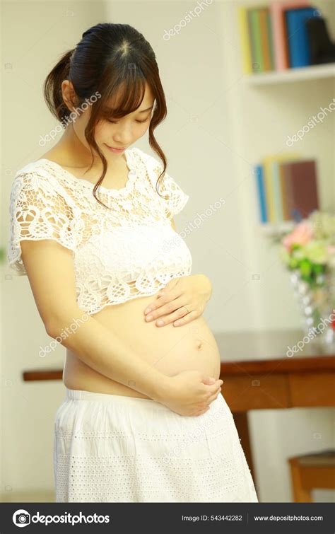 Portrait Thai Beautiful Young Asian Pregnant Woman — Stock Photo © yamasan #543442282