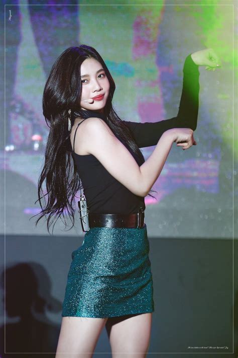 Times Red Velvet S Joy Looked Gorgeous In The Sexiest Most Iconic Stage Outfits Koreaboo