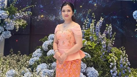 7 Potret Malita Bidadari Kamboja Yang Membawa Baki Medali Emas Untuk