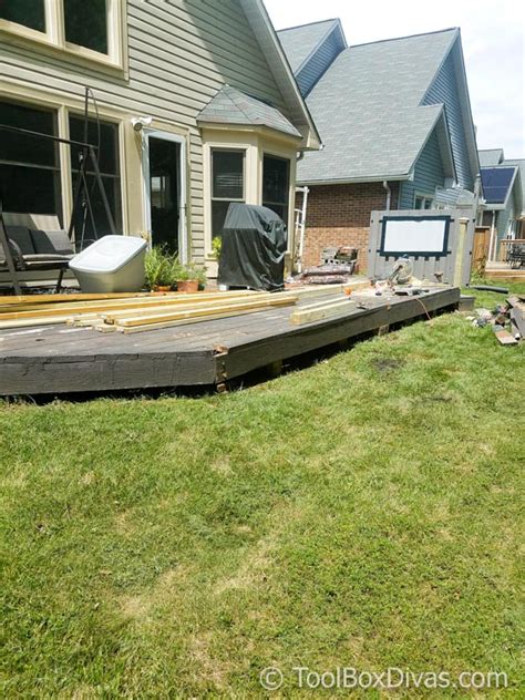 How To Easily Build And Install Deck Railing Toolbox Divas