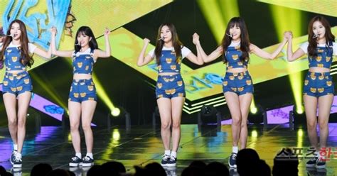 여자친구 여자친구 만큼 귀여운 곰돌이 의상