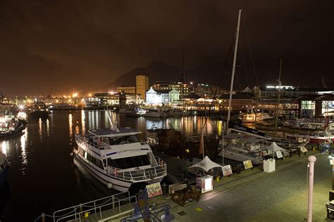 Vanda Waterfront Karibu Restaurant