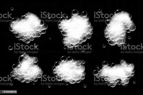 검은 색 배경에 고립 된 거품이있는 비누 거품 조각 반짝이는 샴푸와 목욕 거품 벡터 일러스트 3차원 형태에 대한 스톡 사진 및 기타 이미지 Istock