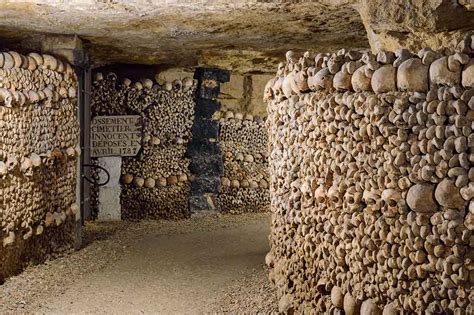 Catacumbas De París El Osario Secreto De La Ciudad