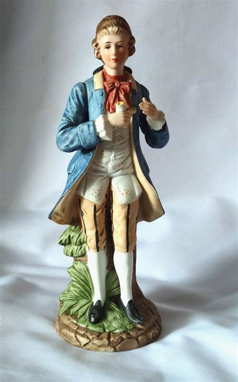 Винтажная фарфоровая статуэтка 8973 — цена 1500 грн в каталоге Статуэтки Купить товары для