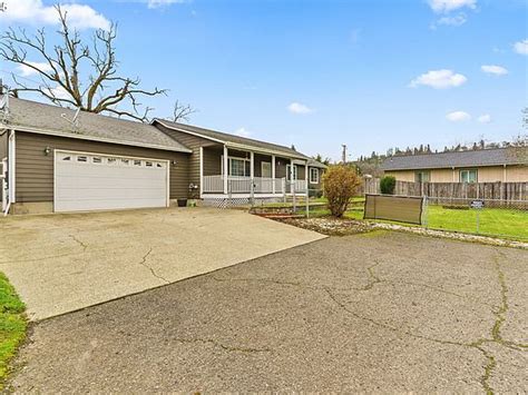 2966 Ne Douglas Ave Roseburg Or 97470 Zillow