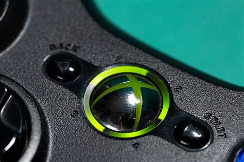The Xbox 360 Controllers Xbox Button Masterfully Solved The Wireless Multiplayer Problem The