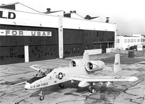 워썬더의 영롱한 A10을 봐라