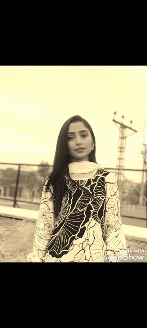 Hania Amjad Medium