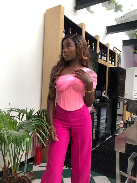 Pink Corset Top And Hot Pink Pants💕 Hot Pink Pants Fashion Outfits