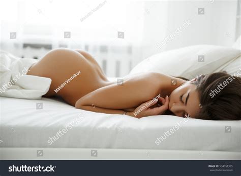 imágenes de Naked virgins Imágenes fotos y vectores de stock Shutterstock