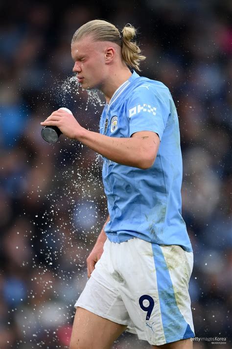 맨유 전설 선 넘은 비판 `홀란드 4부 리그 선수 같아`｜스포츠동아