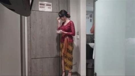 Kebaya Merah Viral Apa Sih Itu WartaBromo