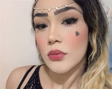 Rubby Ferrari ⋆ Garota Com Local