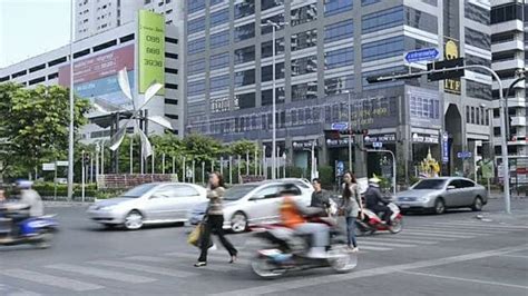 Bangkok Utilises Ai Assisted Cameras For Traffic Control Pedestrian Safety Thaiger