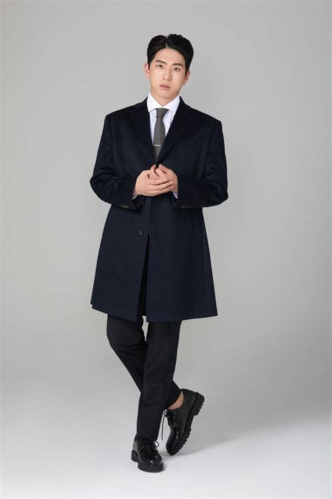 남자 전신 프로필사진 포즈 비타스튜디오 프로필 사진 포즈 모델