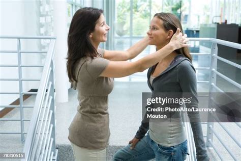 Woman Pushing Back Hair Photos Et Images De Collection Getty Images