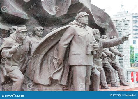Chinese People S Volunteer Army Statues At Yalu River Short Bridge In