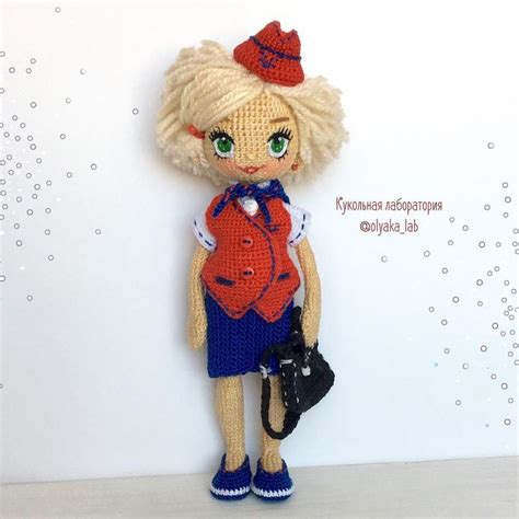 Куколка Лика Полностью в форме стюардессы с лётной сумкой шейном платке и пилотке К полету