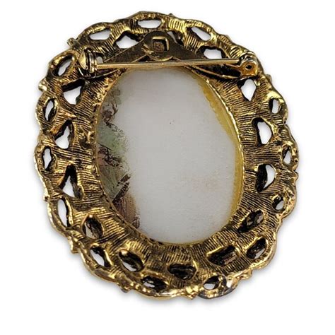 Vintage Fragonard Style Brooch Porcelain Gold Tone B Gem