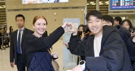 손하트 부터 싸인 까지 다 Ok 아가일 내한 배우 입국부터 특급 팬서비스