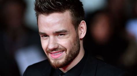 Foto Urgente Lyam Payne Ex Integrante Do Grupo One Direction Cai De