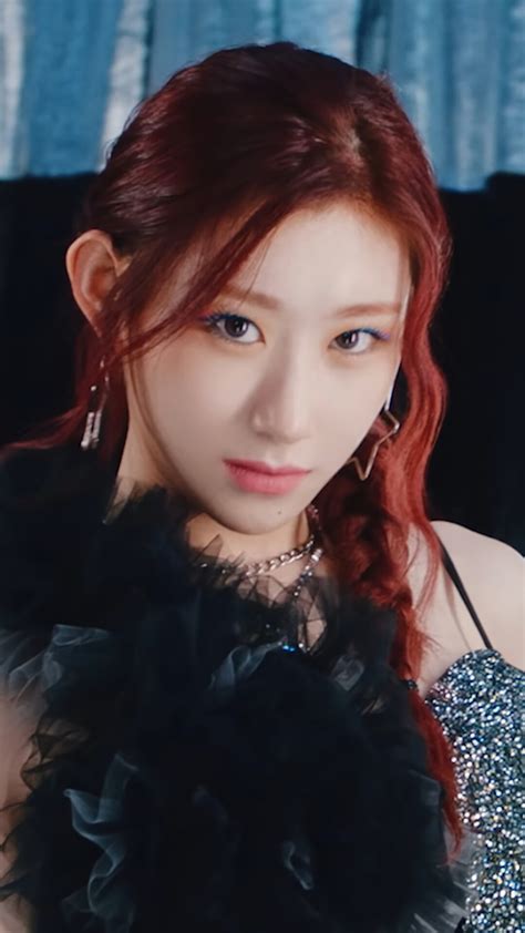 Itzy Kpop Girls Mafia In The Morning Chaeryeong Lee Chae Ryeong Guess Who Hd Phone