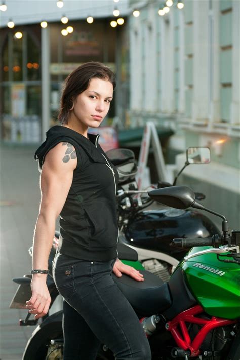 Anna Kovalevskay Ana Bee Queen