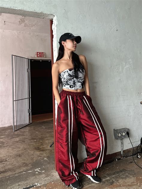 투트랙 그로시 와이드 팬츠 에이블리