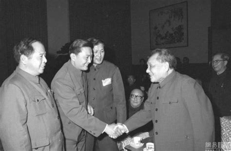 尉健行百度百科