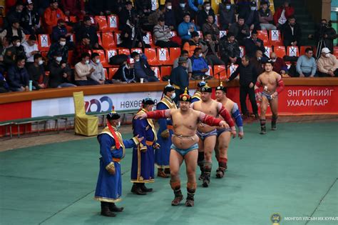 Жанжин Д Сүхбаатарын хөшөөнд цэцэг өргөж хүндэтгэл үзүүллээ