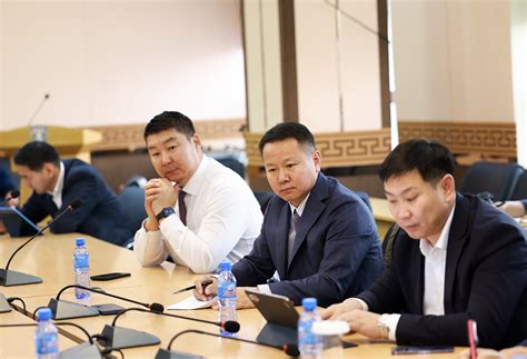 Хот нийтийн аж ахуйн ажлуудыг дүүргүүд хариуцдаг болно