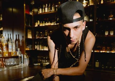 Žije A Tvoří V Britském Manchesteru V Anglii O Mně Ještě Uslyšíte