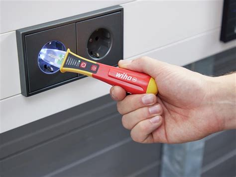 Non Contact Voltage Detector 12 1000V AC Clarke Fencing