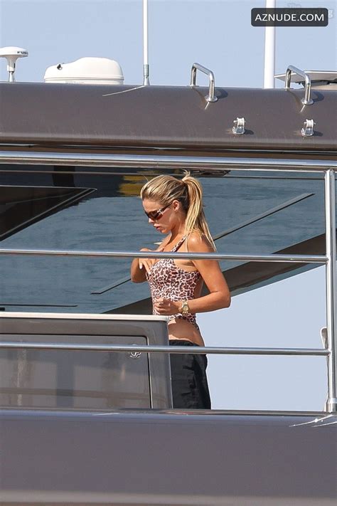 Brooks Nader Sexy Spotted Flaunting Her Hot Cleavage In A Skin Tight